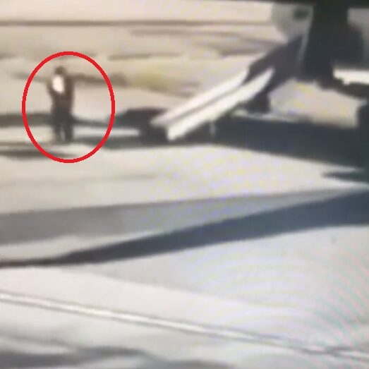 New Video: Delta Passenger Pops Emergency Slide, Runs Onto Tarmac At ...