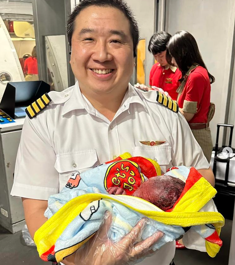 Sky-High Delivery: Quick Thinking Pilot Delivers Baby When Woman Goes ...