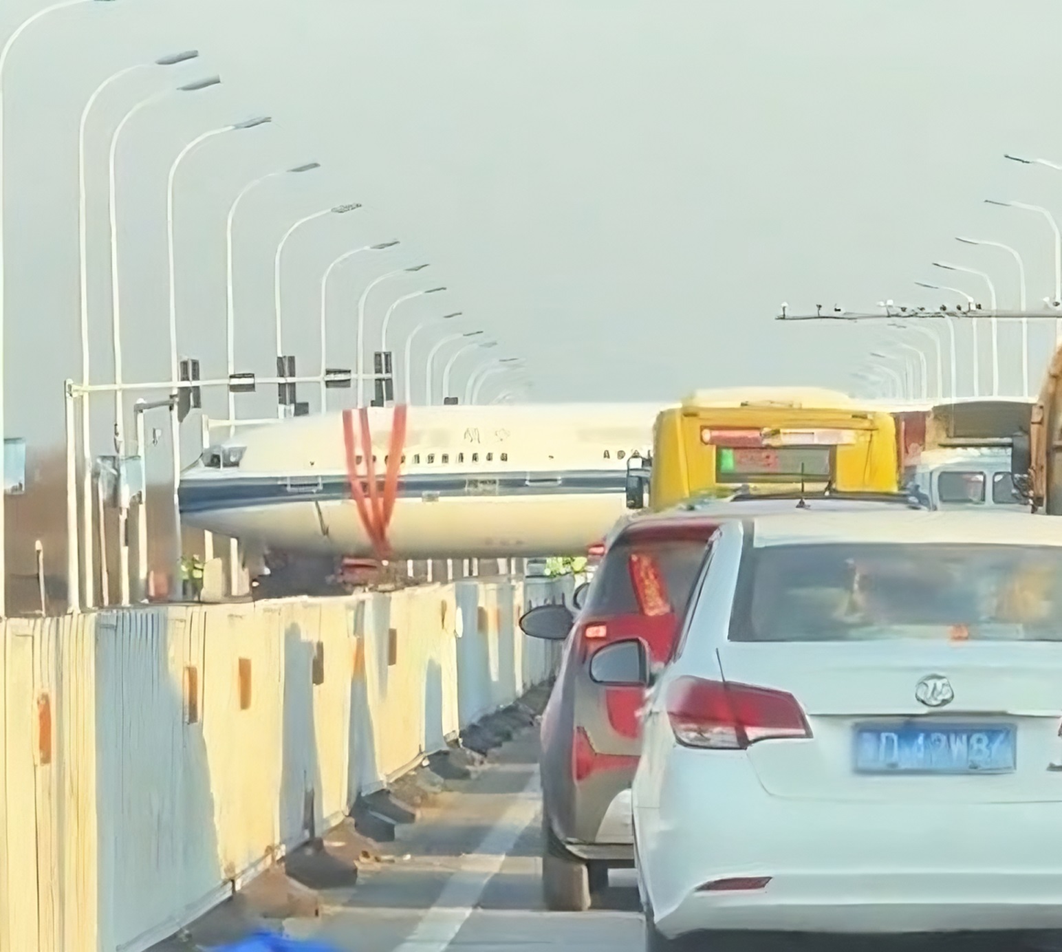 Watch: Airbus A330 Blocks Chinese Streets As It Squeezes Through ...