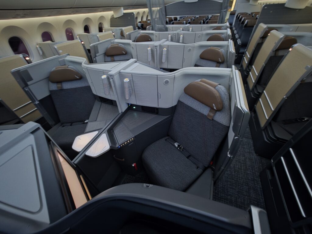 American Airlines Ends Mileage Upgrade Awards August 12, Switches to Costly Delta-Style 'Instant ...