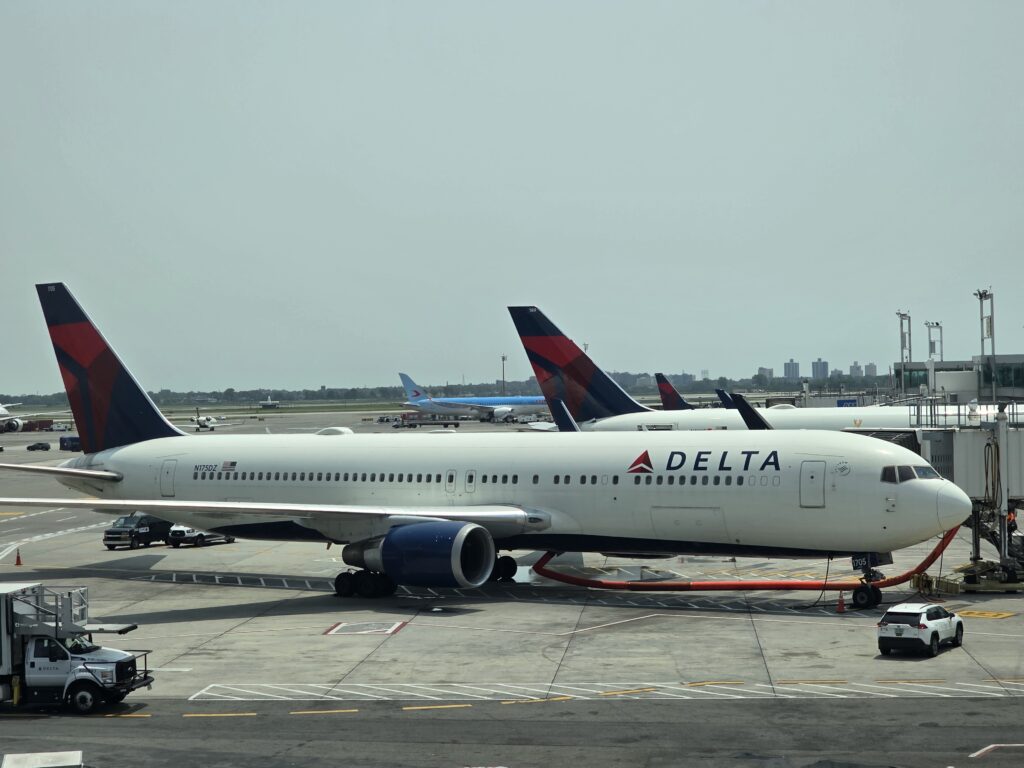 “Stay Onboard, We’ll Book You a Connection” Delta Crew Nearly Lets LA ...