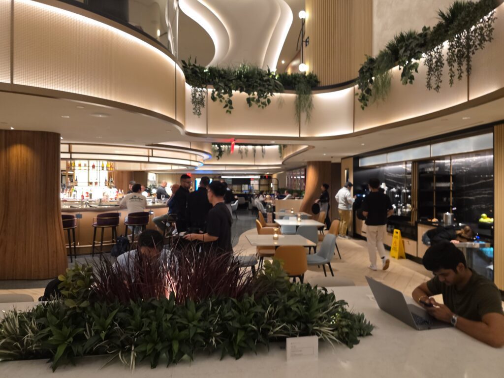 New 24,000-Square Foot Lounge Coming To SFO Airport—The Biggest Yet For ...