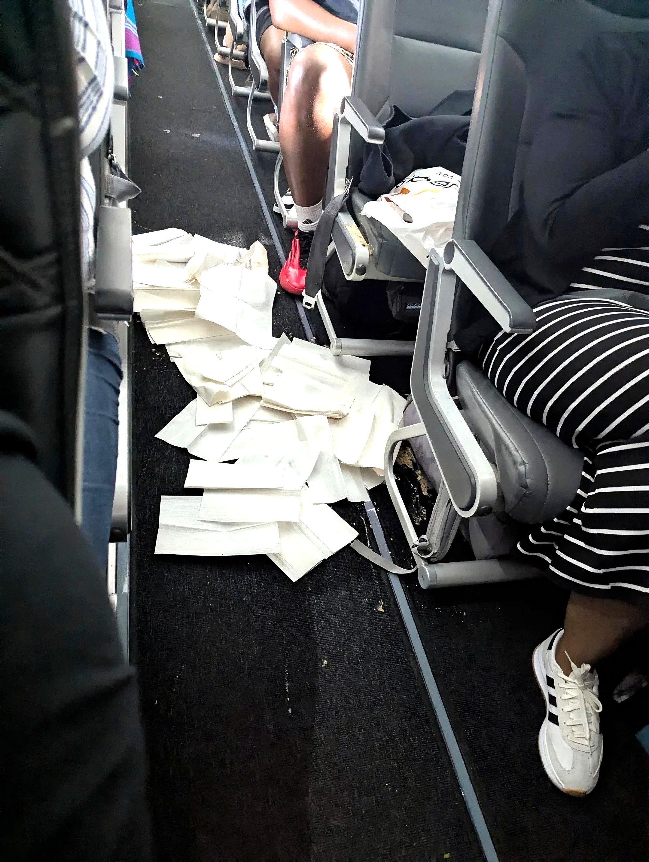 ‘The Whole Plane Walked Through It’: Frontier Airlines Flight Attendant ...