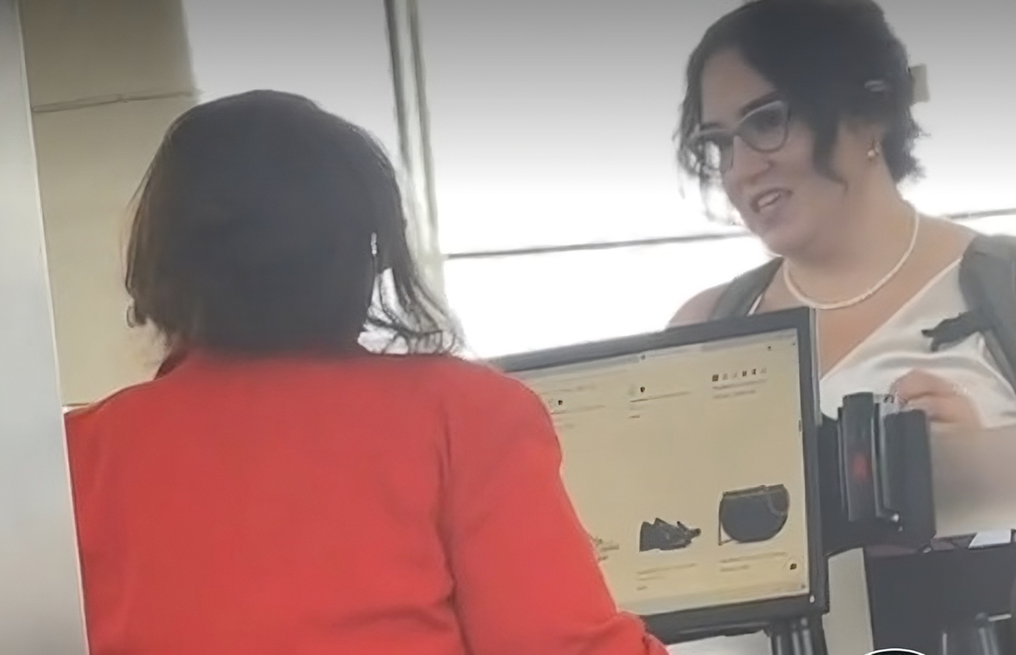 Southwest Airlines Agent Filmed Casually Shopping For Shoes While ...