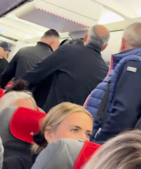 Video Shows Plane Pushing Back With Passengers in the Aisle, Overhead ...