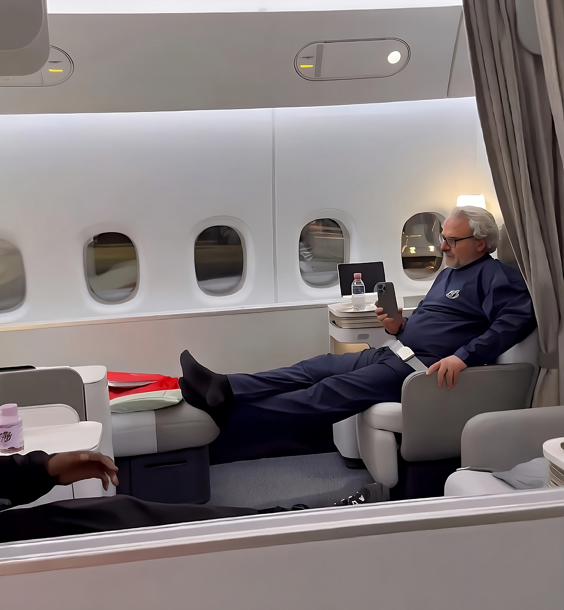 Streaming CEO Turns First Class Into Content Again—Passenger Says ‘Don ...