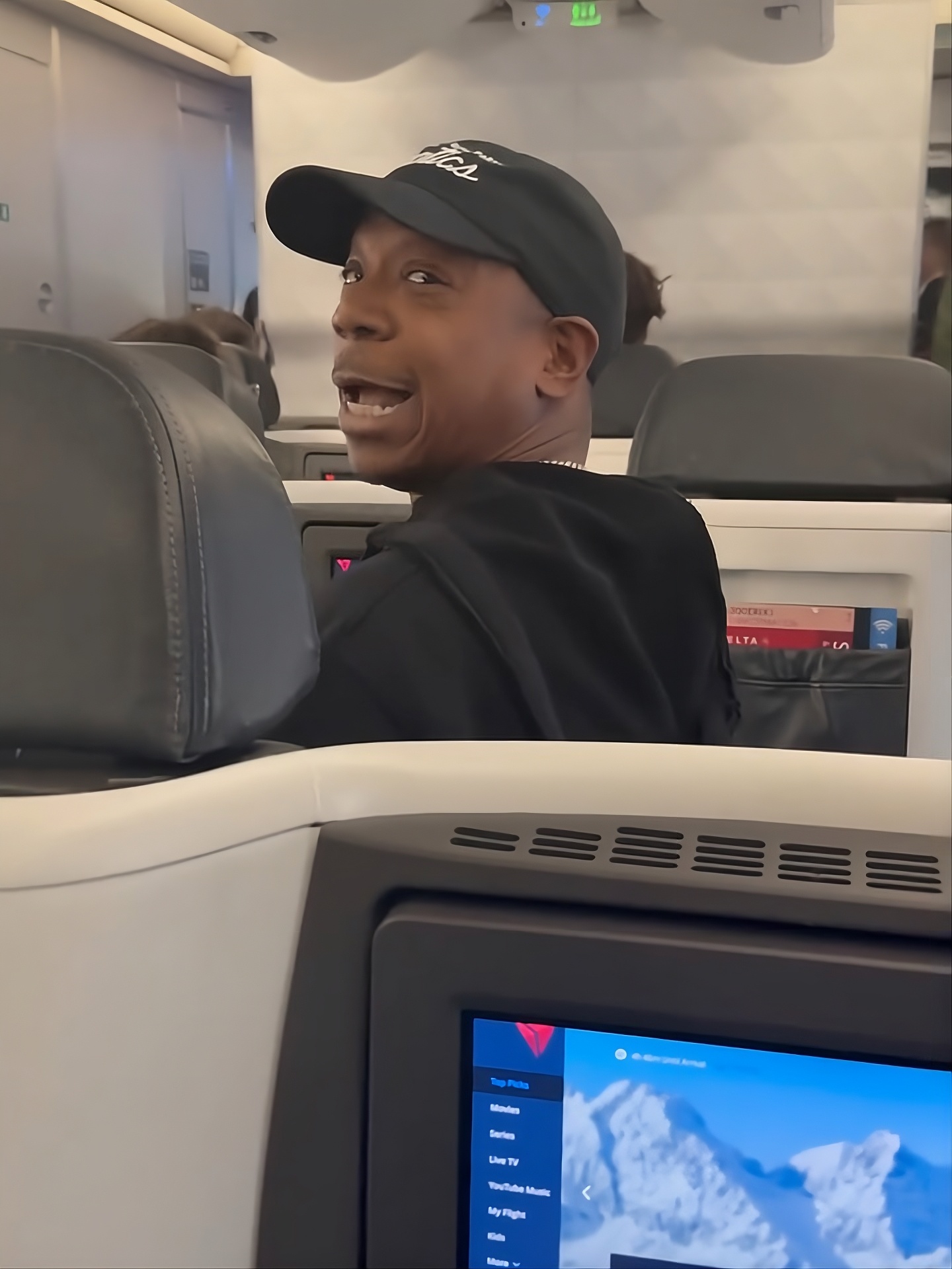 20-Year Queens Rap Feud Combusts In Delta Business Class Cabin, Ends In ...