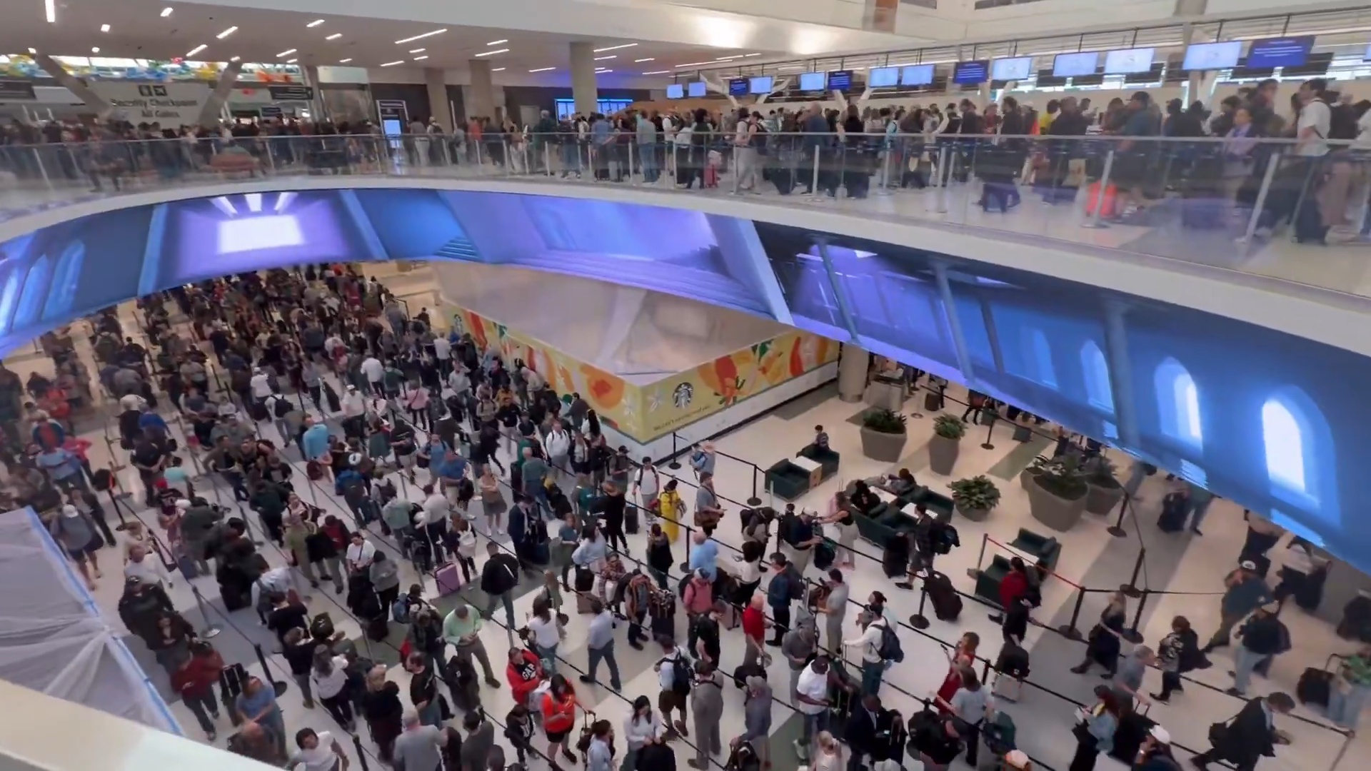 United Airlines Opens Hidden Houston TSA Checkpoint For Top Customers ...