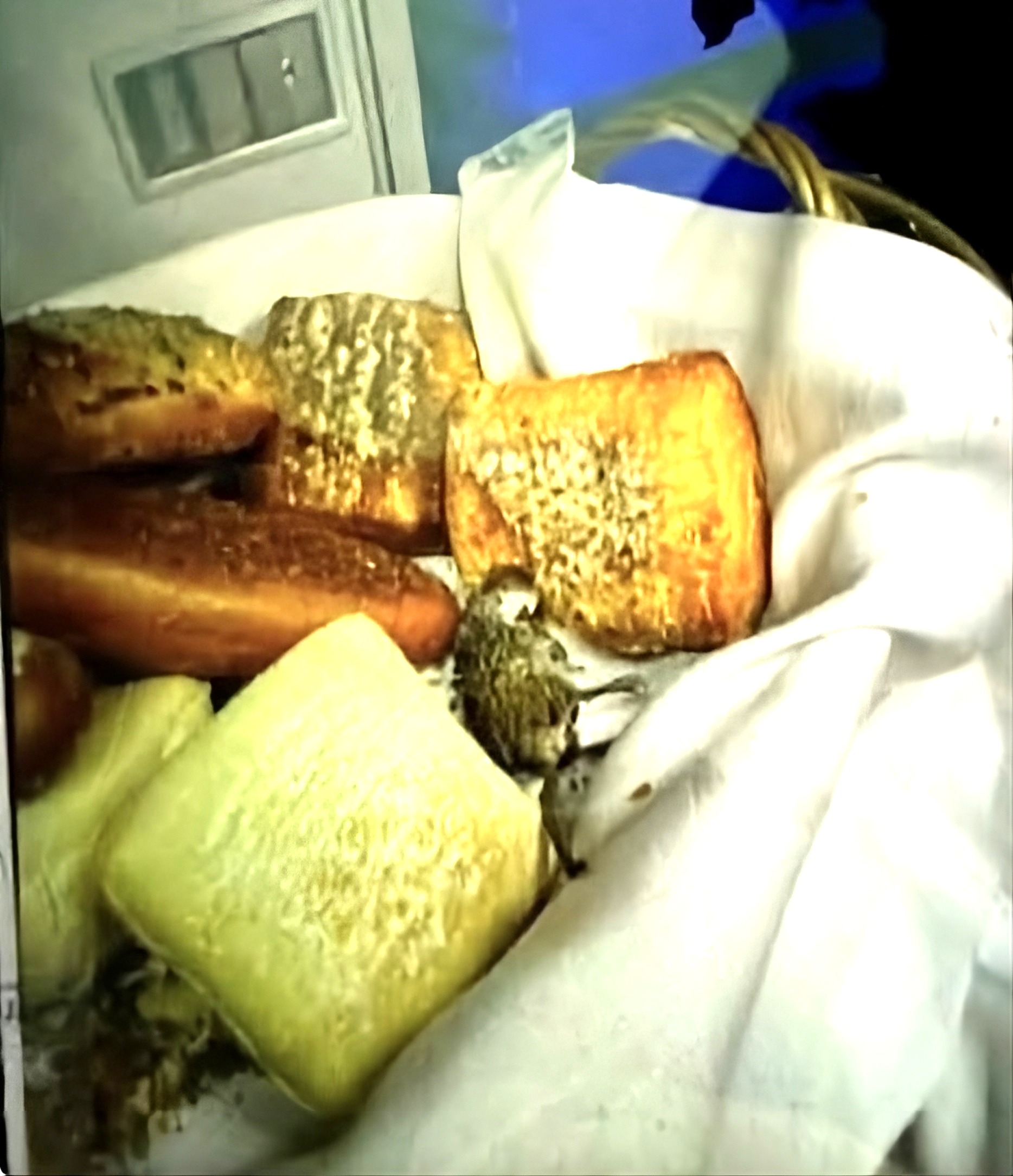 American Airlines Halted Heathrow Catering and Started Flying Meals ...