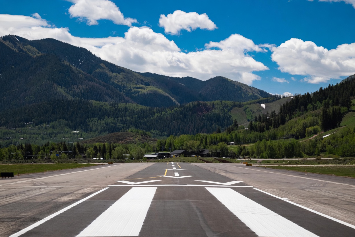 Aspen Airport Will Close For 7.5 Months — No Commercial Flights, No ...